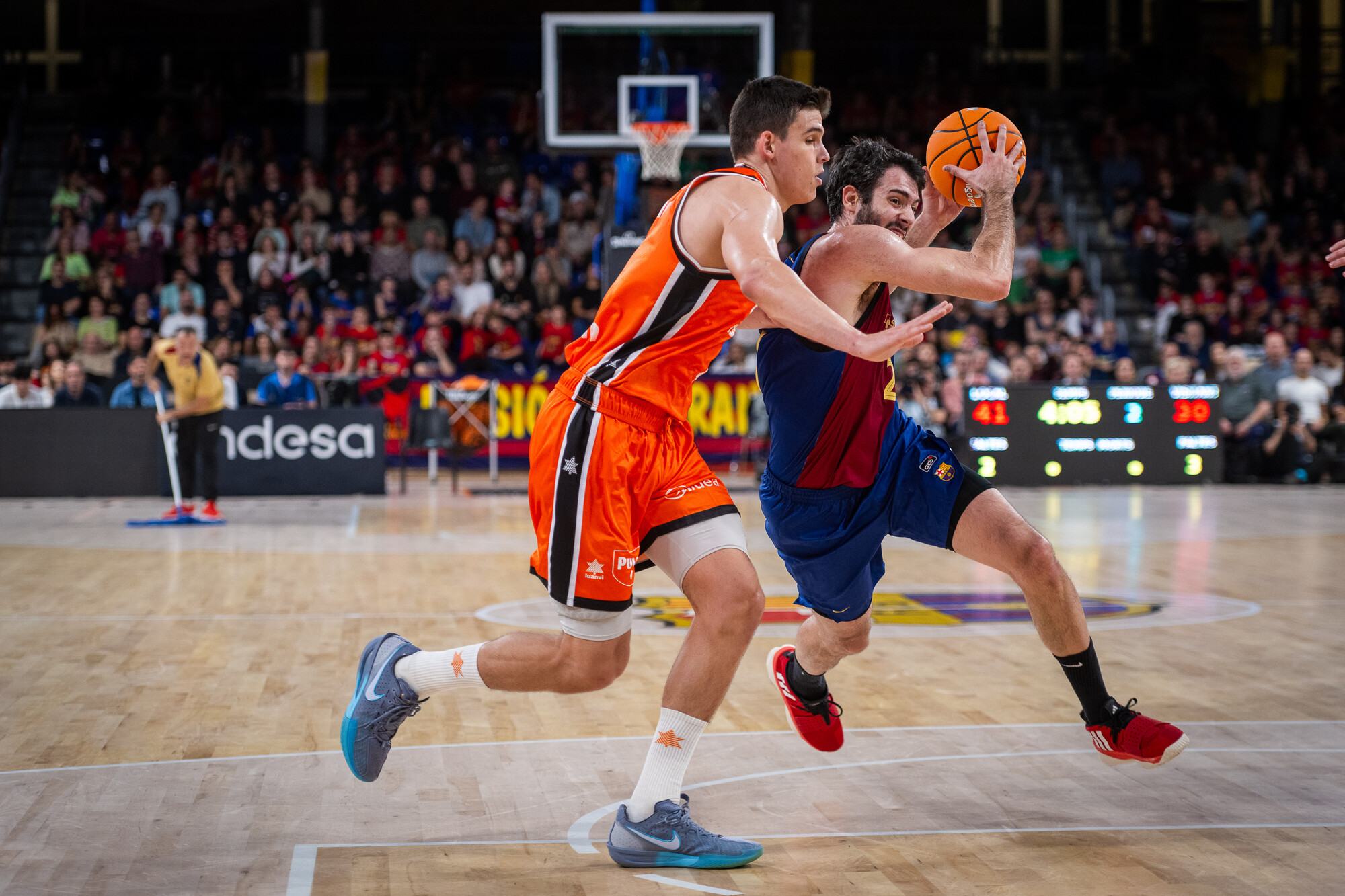 Álex Abrines rebasa a Tomic como séptimo blaugrana con más partidos en ...