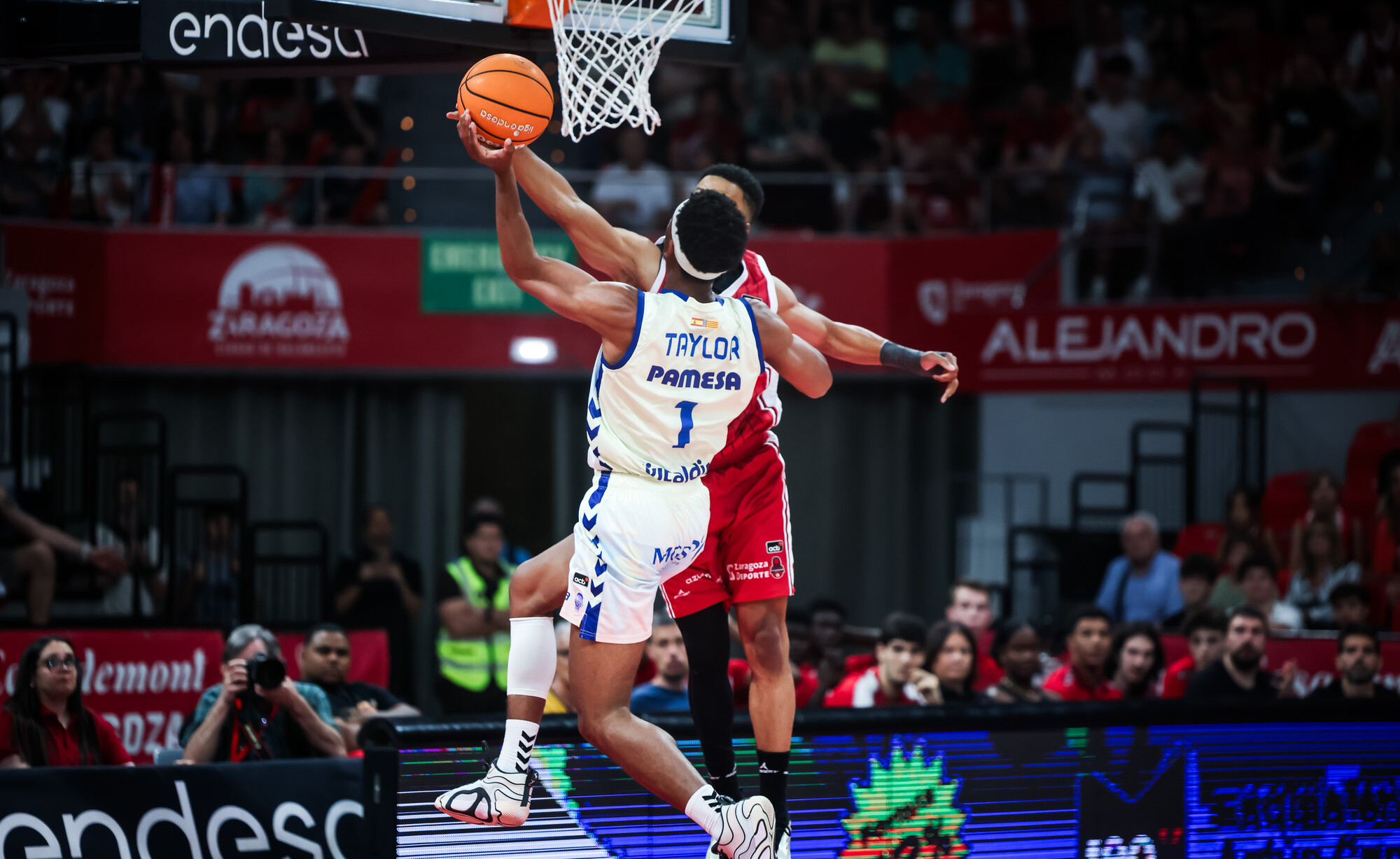 El Valencia Basket respira y el Casademont Zaragoza contiene el aliento ...